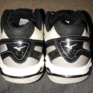 Mizuno | Shoes | Mixing Volleyball Shoes Or Simply Athletic Shoes ...